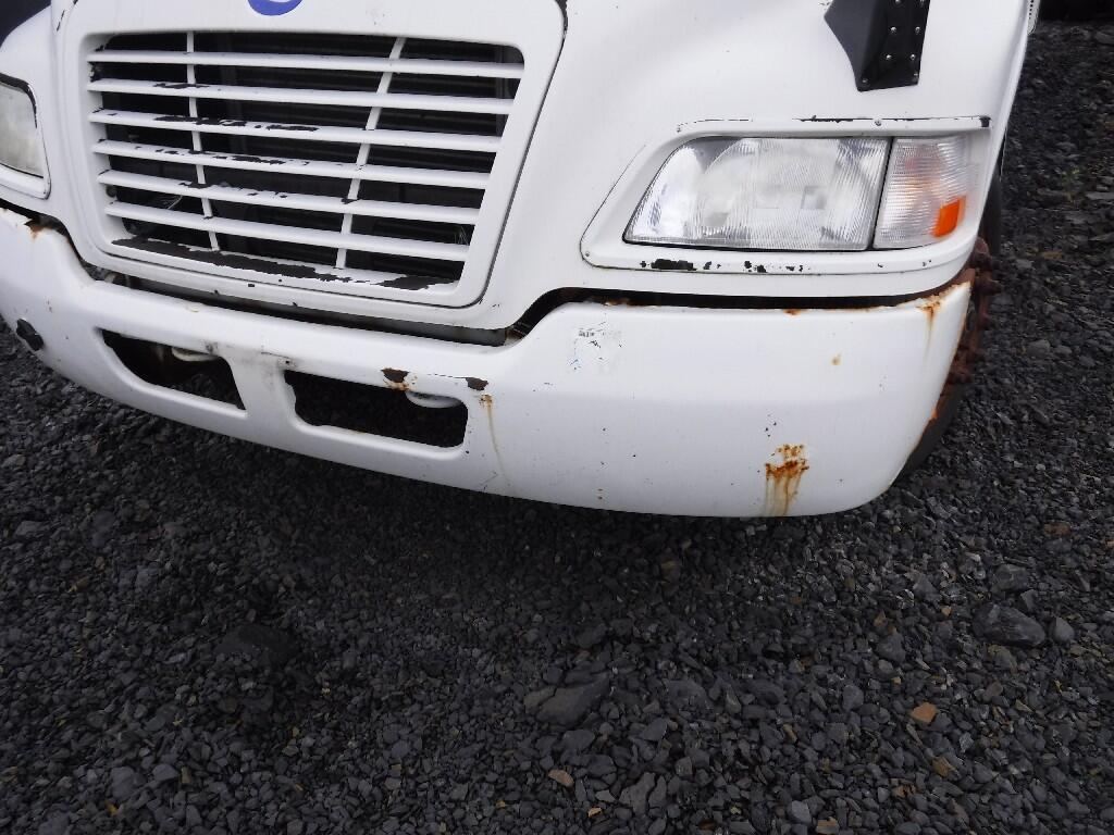 BLUE BIRD COMMERCIAL BUS Bumper Assembly, Front in MORRISVILLE, NY #4556