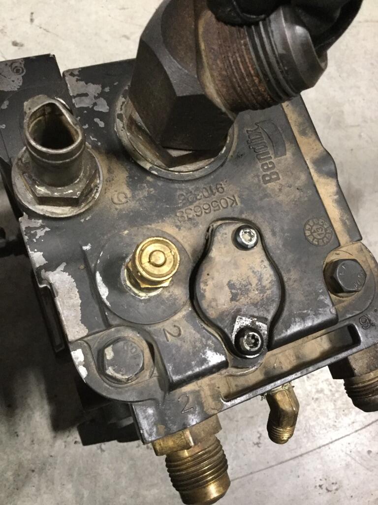 CAT C-15 Air Compressor OEM# K066838 in Abbotsford, BRITISH COLUMBIA #15090