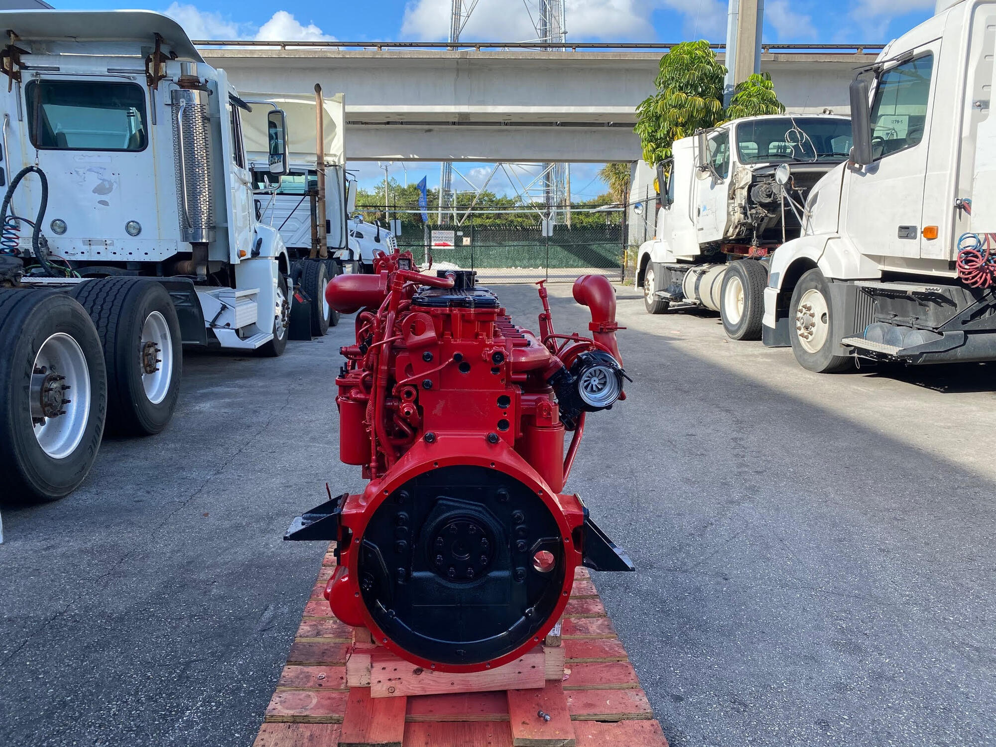 CUMMINS ISC Engine Assembly in HIALEAH, FL #004809