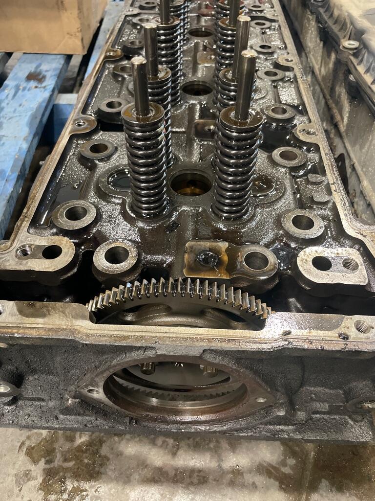 DETROIT DD15 Cylinder Head in Abbotsford, BRITISH COLUMBIA #34042