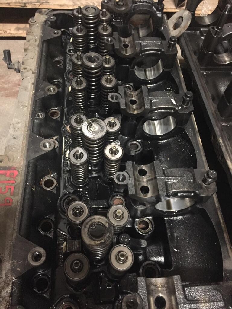 DETROIT Series 60 Cylinder Head OEM# R23538858 in Abbotsford, BRITISH ...