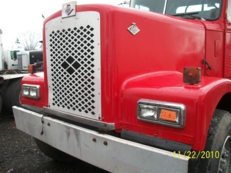 DIAMOND REO C10164 HOOD in Toledo, OH #388178