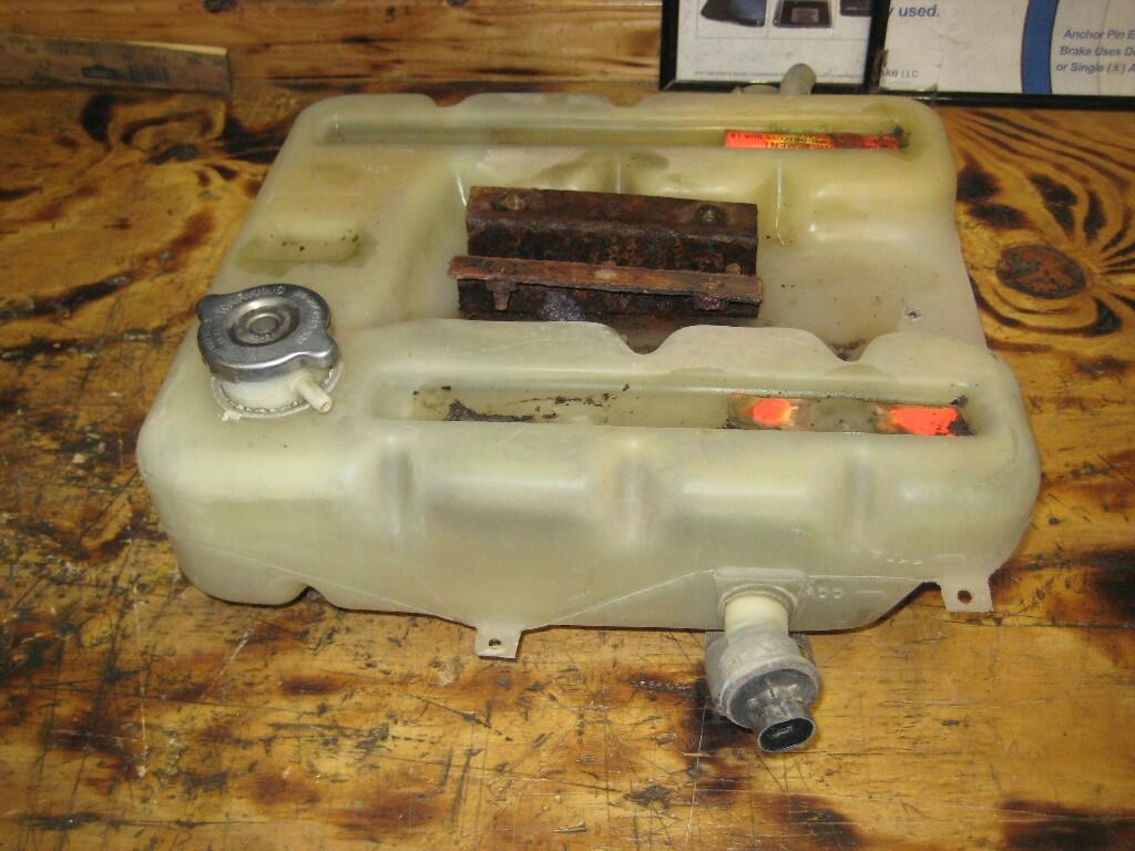 FORD LTLA9000 Radiator Overflow Bottle in Westland, MI #99093