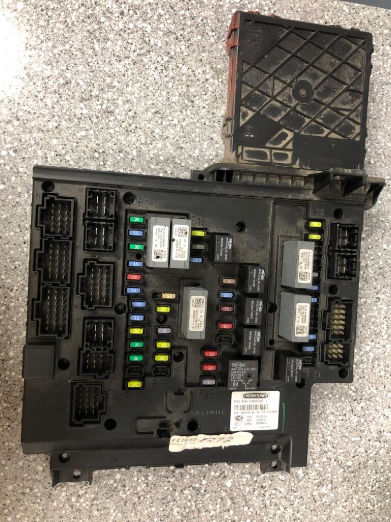 FREIGHTLINER CASCADIA Electronic Chassis Control Modules OEM# A06-75981 ...