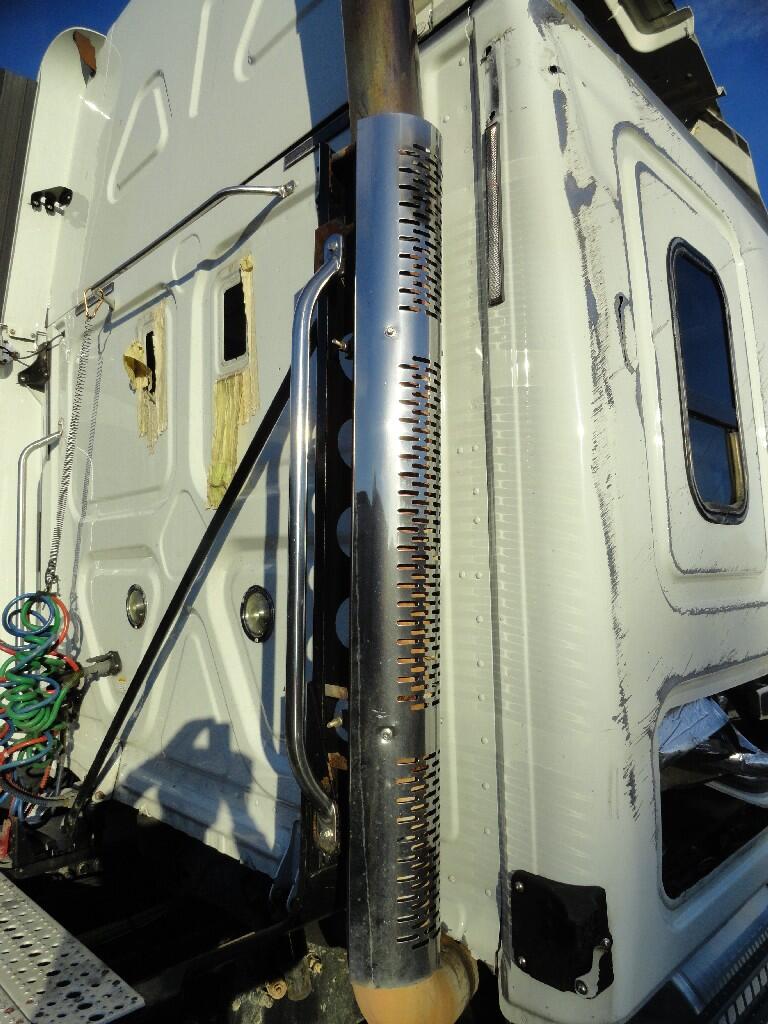 FREIGHTLINER CASCADIA Muffler in DES MOINES, IA #18137