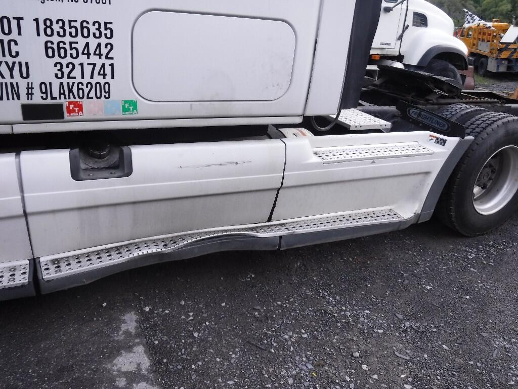 FREIGHTLINER CASCADIA Side Fairing in MORRISVILLE, NY #4634