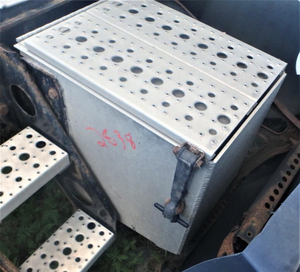 FREIGHTLINER CASCADIA Tool Box in DES MOINES, IA #29960