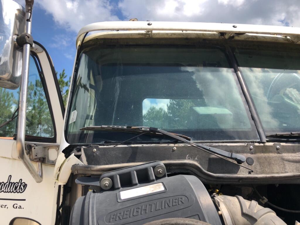 FREIGHTLINER COLUMBIA Windshield Glass in AIKEN, SC #826