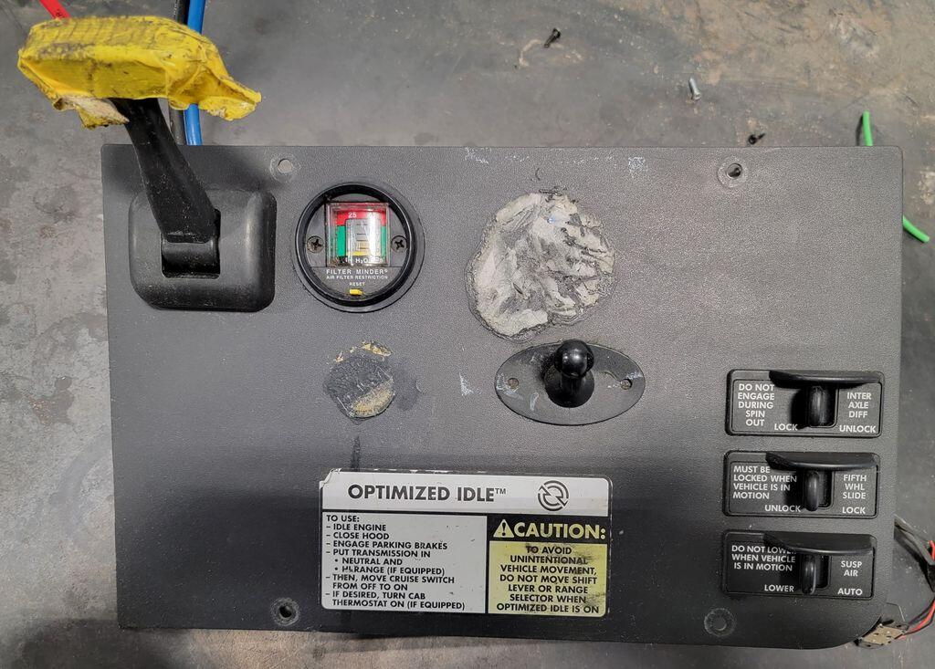 Freightliner Cascadia Dash Panel