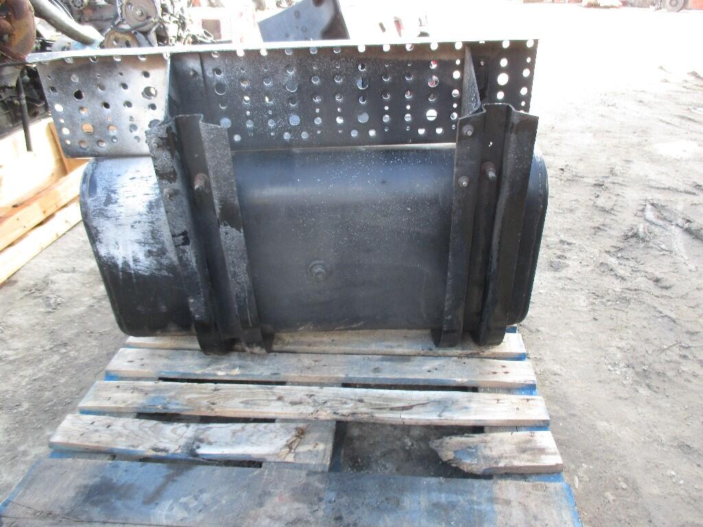 FREIGHTLINER FL70 FUEL TANK in Stockton, CA #1836572