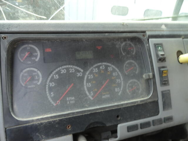 FREIGHTLINER FL80 Instrument Cluster in DES MOINES, IA #21084