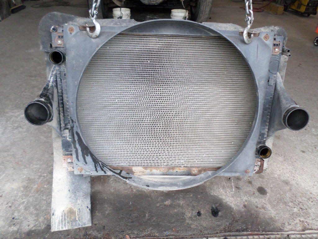 FREIGHTLINER FLD112 RADIATOR ASSEMBLY in Wykoff, MN #1744532