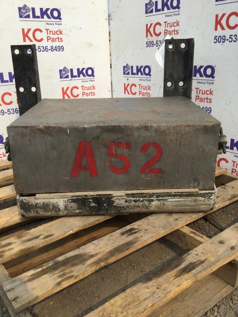 FREIGHTLINER FLD120 BATTERY BOX in Spokane, WA #2086927