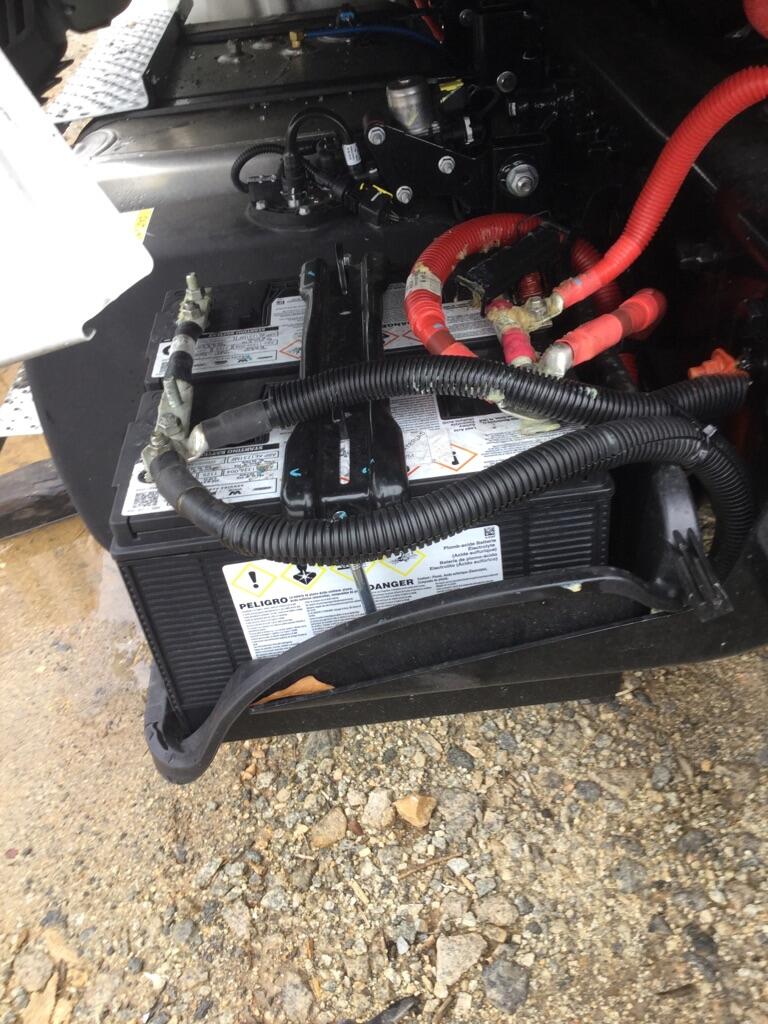 FREIGHTLINER M2 106 BATTERY BOX in Athens, GA #1837571
