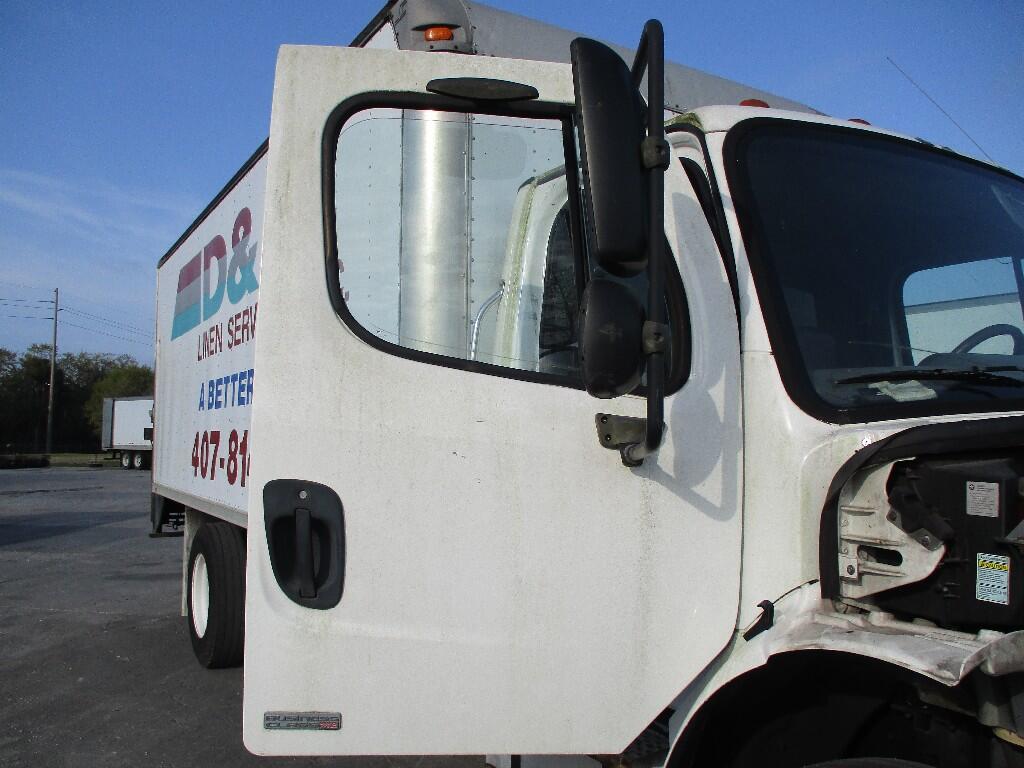 FREIGHTLINER M2 106 DOOR ASSEMBLY, FRONT in Tampa, FL #2058220