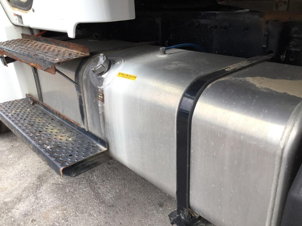 FREIGHTLINER M2 106 FUEL TANK in Toledo, OH #2042250