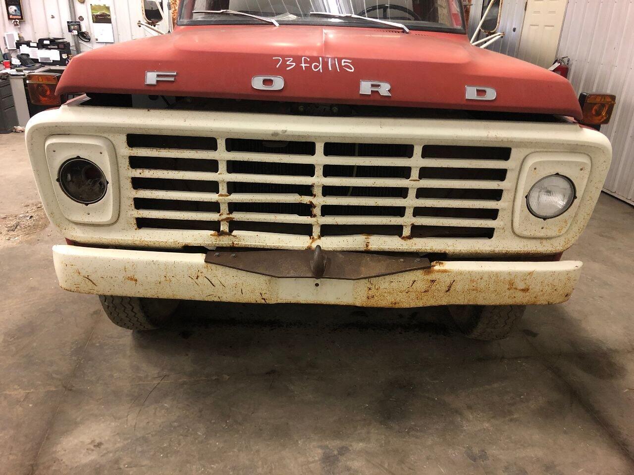 Ford F600 Grille in Spencer, IA #24859683