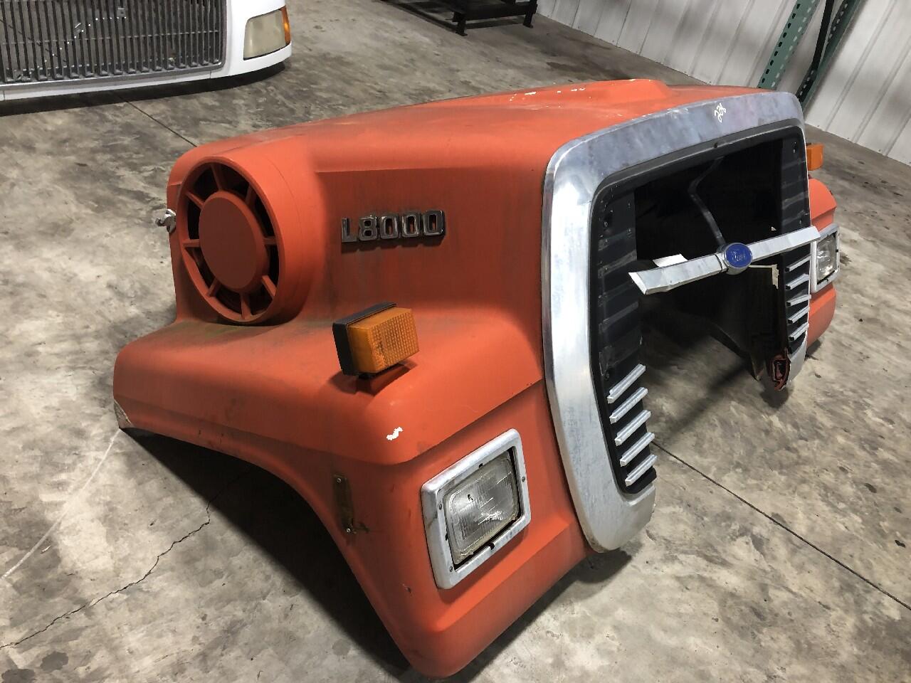 Ford L8000 Hood in Winamac, IN #24754267