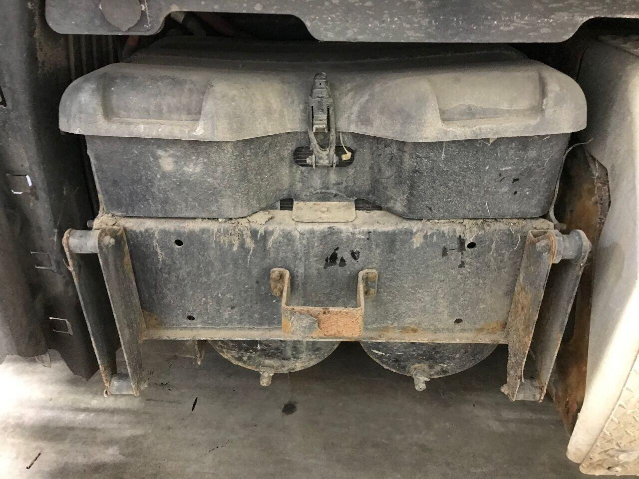 Freightliner CASCADIA Battery Box in Sioux Falls, SD #24872504