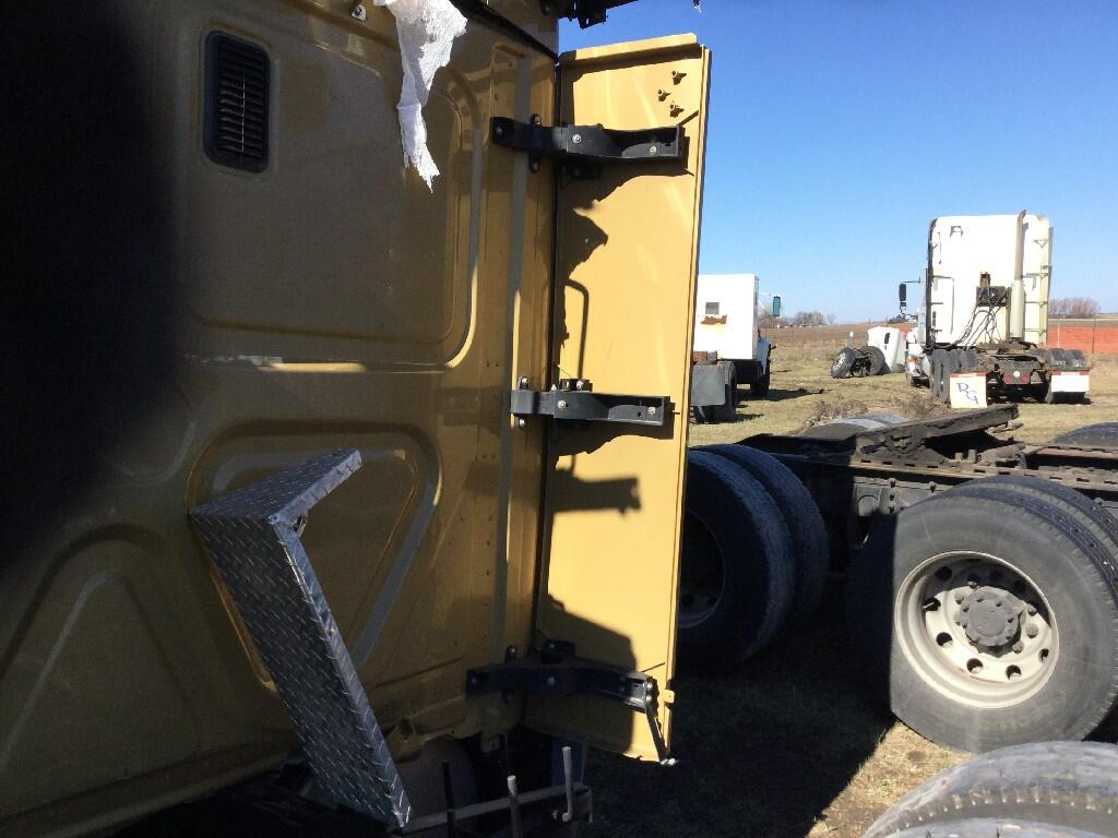 Freightliner CASCADIA Sleeper Fairing in Spencer, IA #24467905
