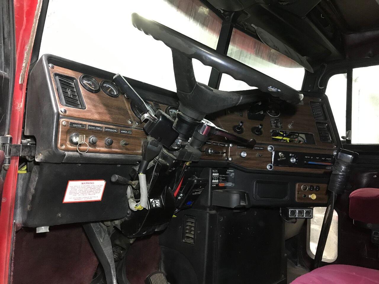 Freightliner FLD120 Dash Assembly in Sioux Falls, SD #24853116