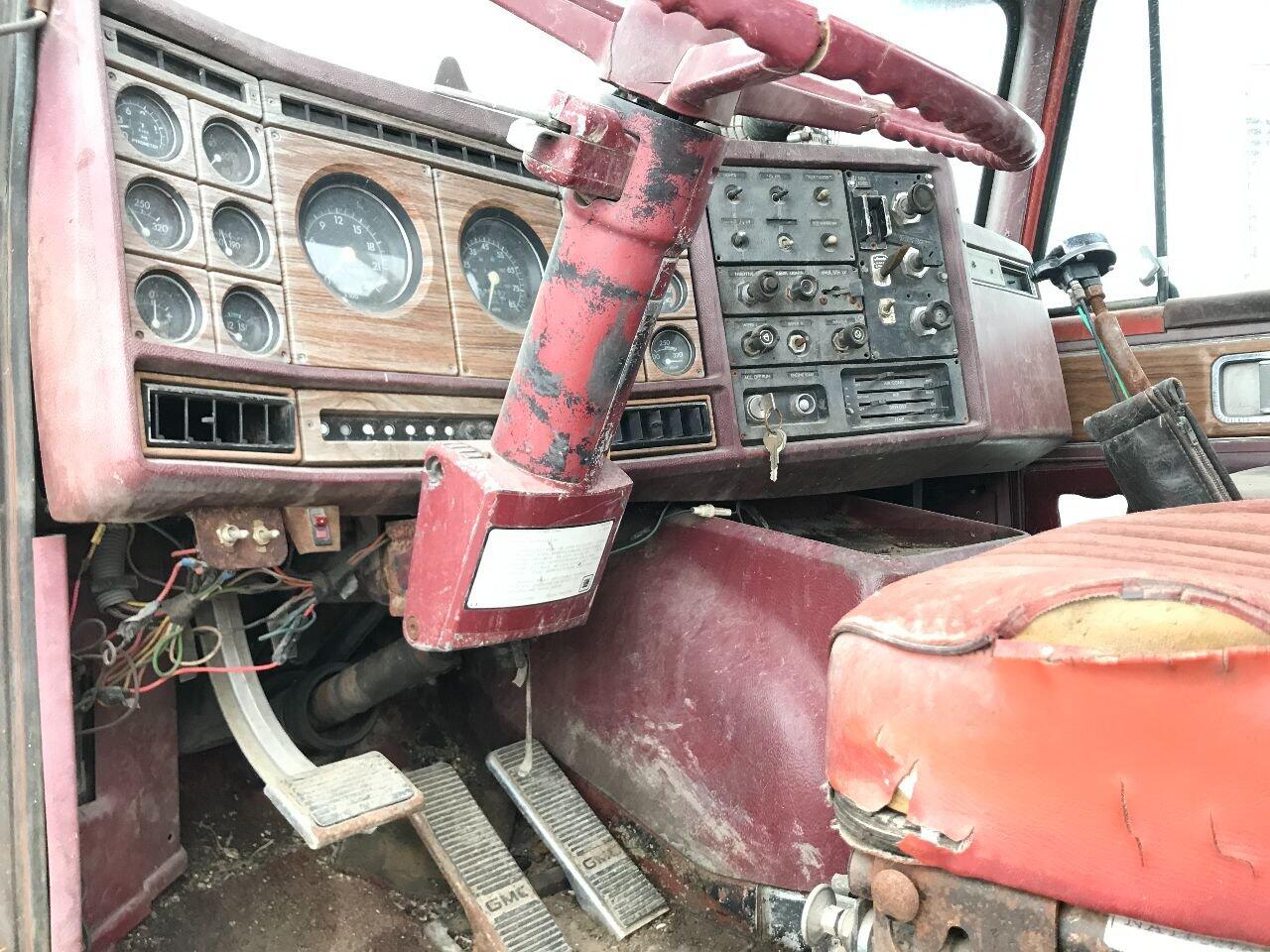 GMC GENERAL Dash Assembly in Council Bluffs, IA #24908574