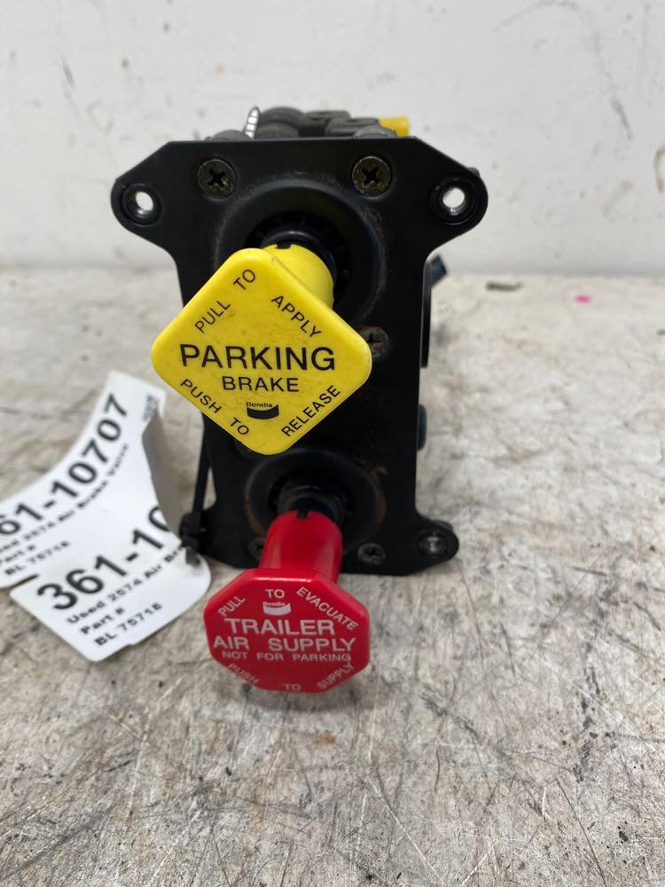 INTERNATIONAL 2574 Brake Air Valve OEM# 2039879C92 in Dorr, MI #361-10707