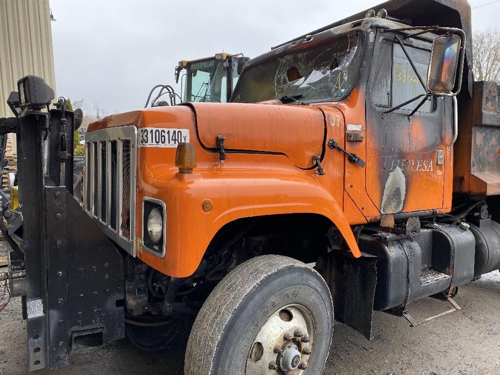 INTERNATIONAL 2574 Hood in MORRISVILLE, NY #6103