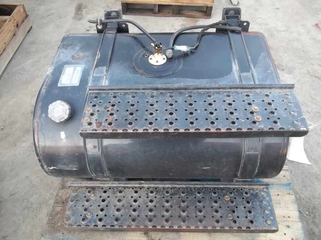 INTERNATIONAL 4400 FUEL TANK in Stockton, CA #2046572