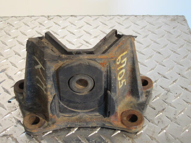 INTERNATIONAL 4900 Engine Mounts in Grand Rapids, MI #1032146