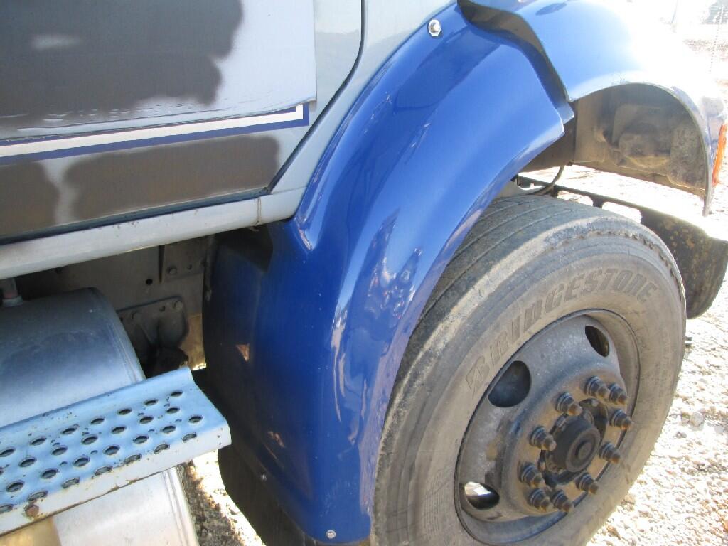 INTERNATIONAL 8100 FENDER EXTENSION in Athens, GA #1312966