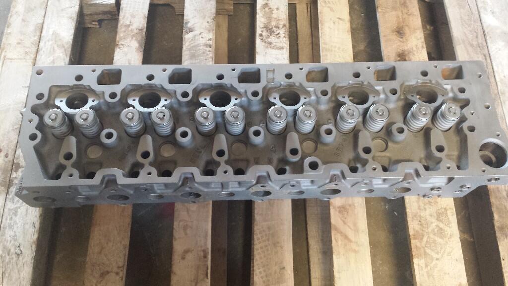 INTERNATIONAL DT 466E Cylinder Head in Oil City, LA #132354