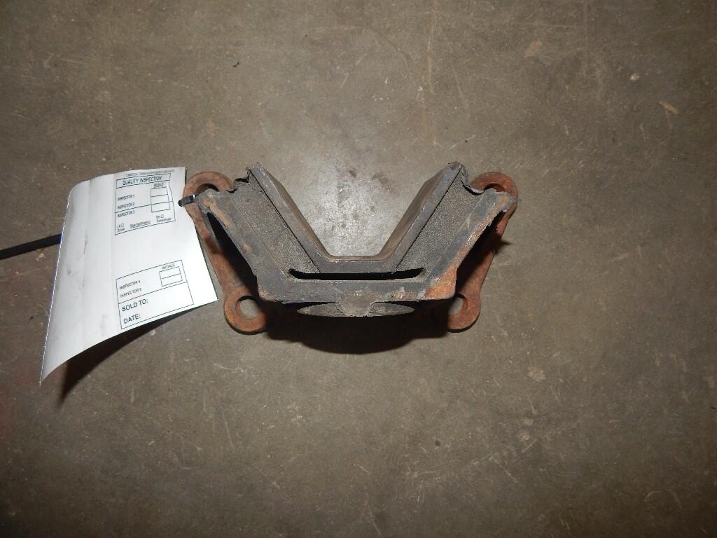 INTERNATIONAL DT466E Engine Mounts OEM# 3549169C2 in Holland, MI #52570