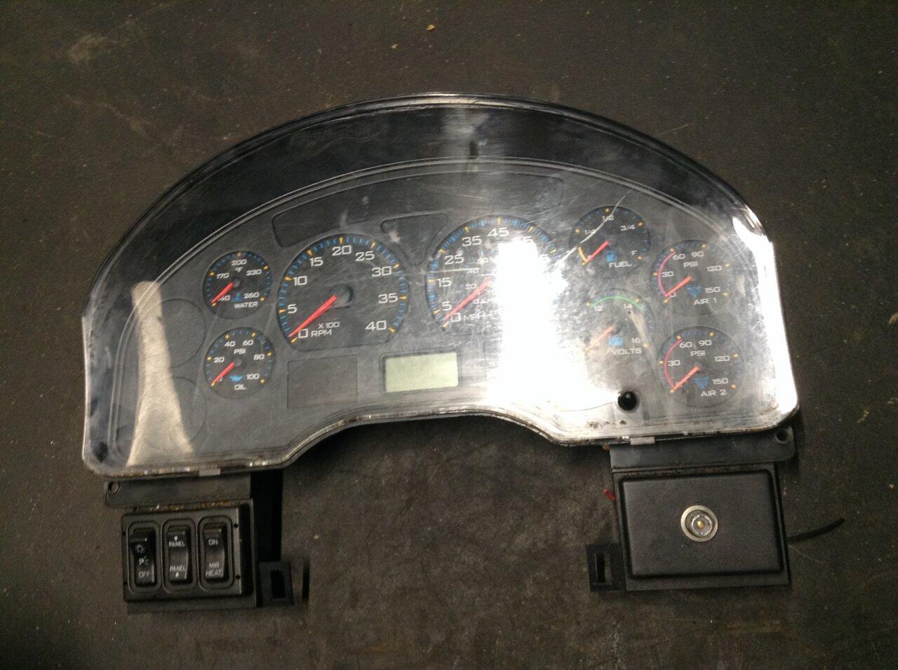 INTERNATIONAL Durastar Instrument Cluster OEM# 2588427C91 in Spencer ...