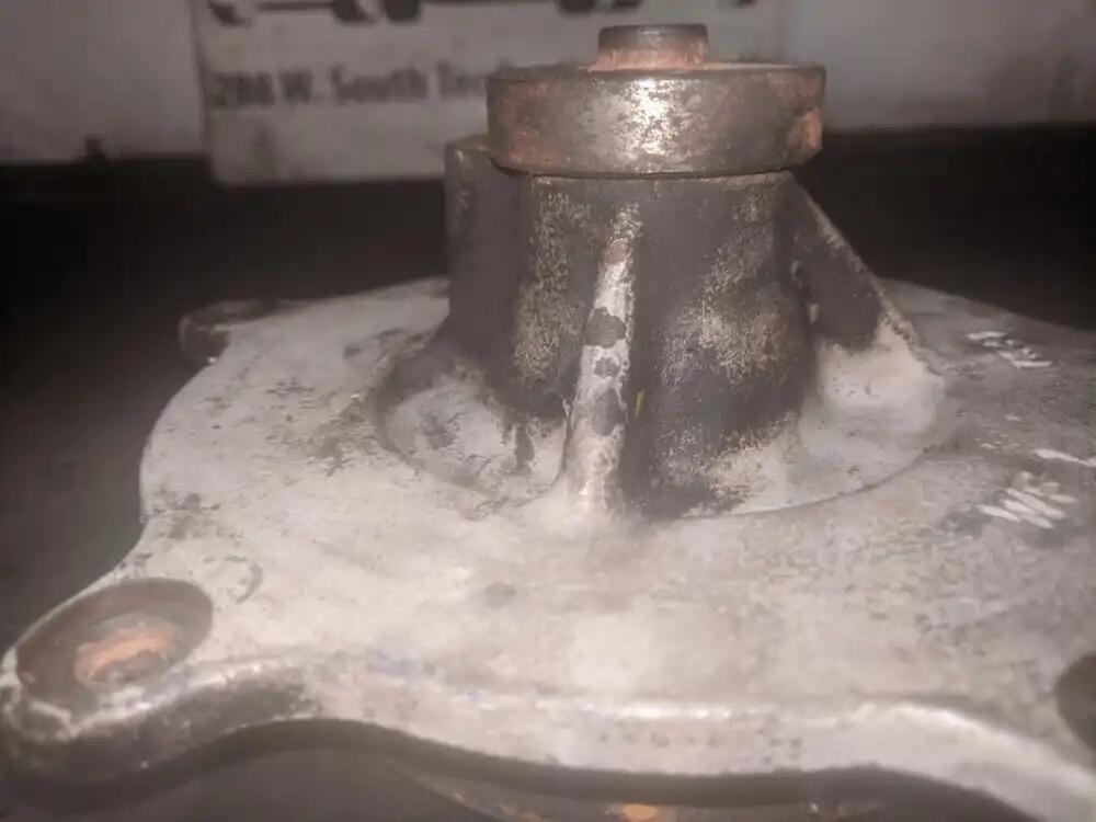 International DT466 Water Pump in Kankakee, Illinois #P-11314