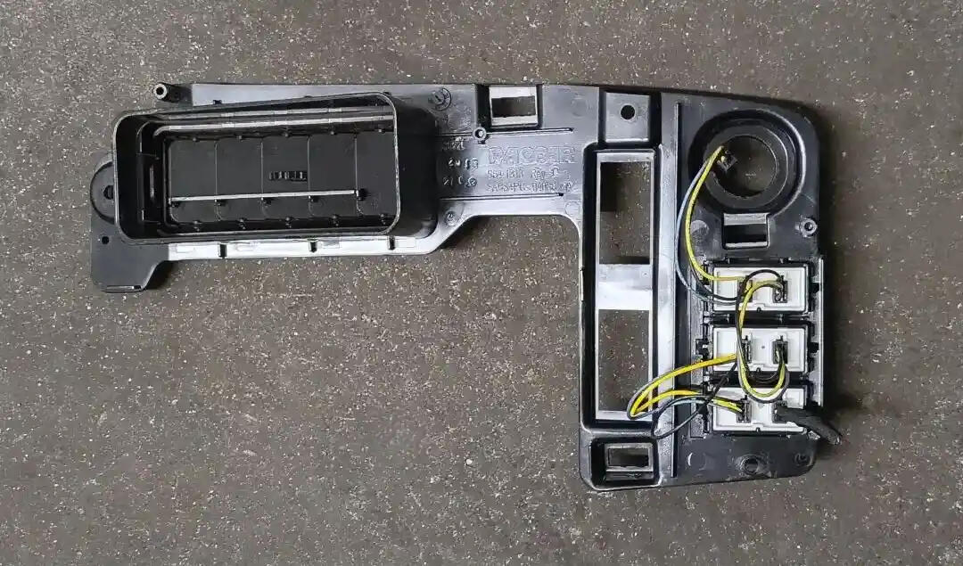 KENWORTH T680 Dash/Console Switch #1778-37 for sale by Garabedian ...