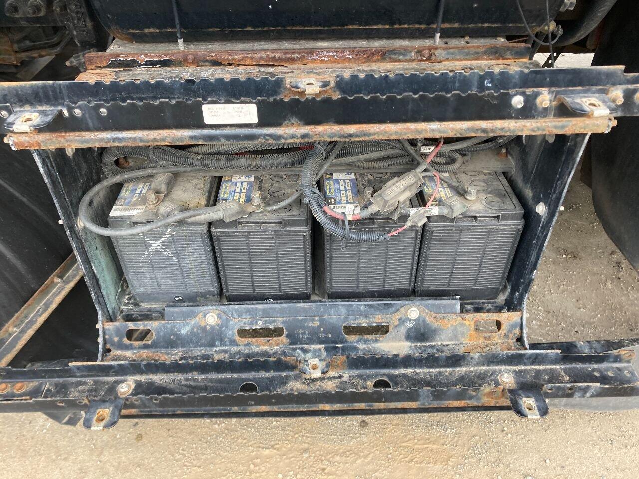 Kenworth T680 Battery Box in Kansas City, MO #25138993