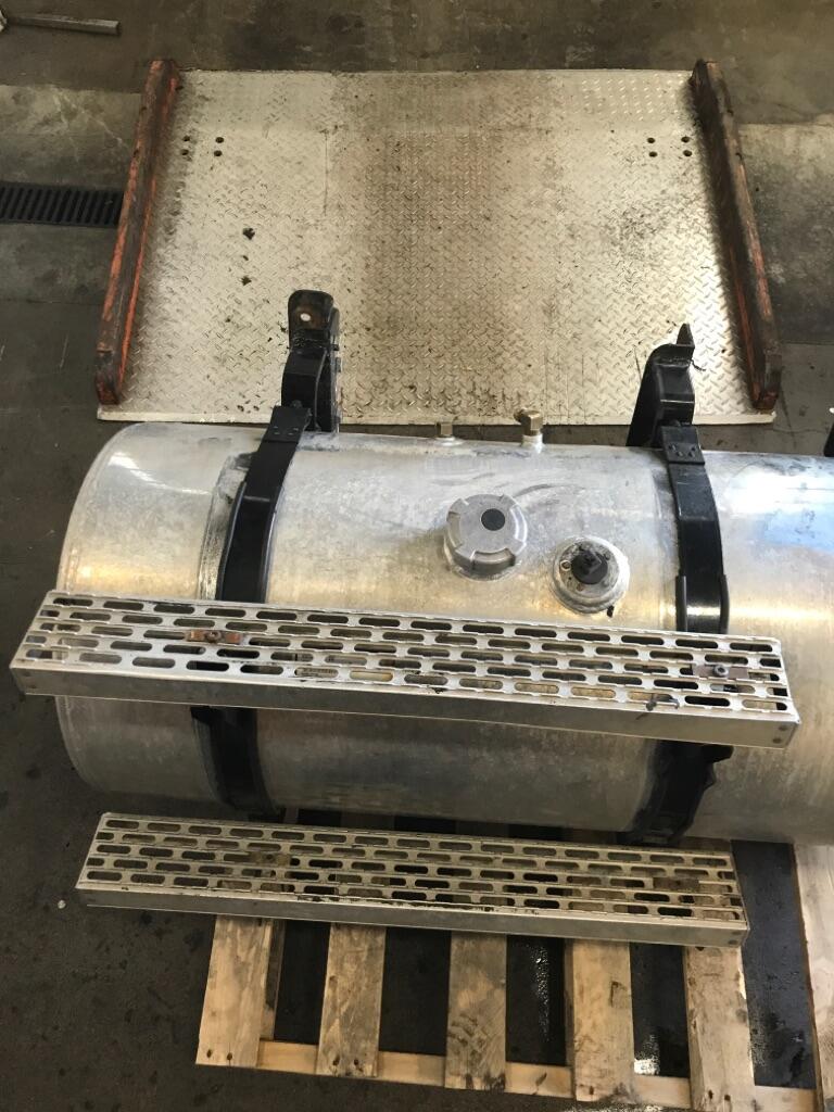 MACK CV713 GRANITE Fuel Tank OEM# 25176586 in DES MOINES, IA #8681