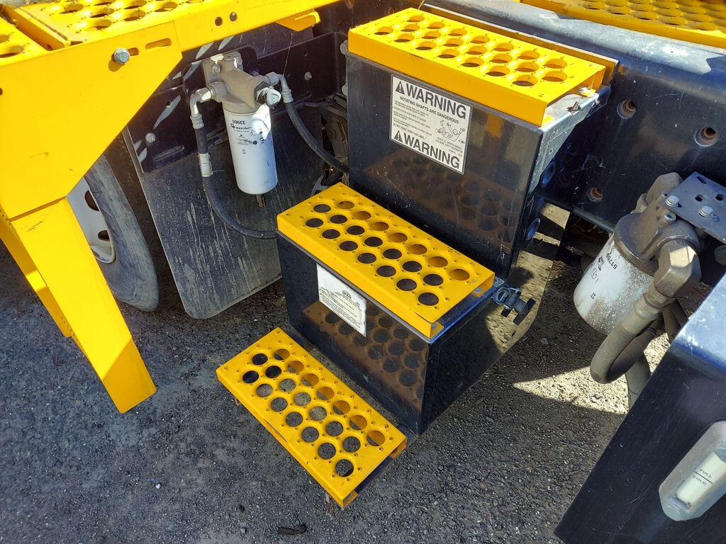 OTTAWA SPOTTER/YARD MULE BATTERY BOX in Stockton, CA #2167159