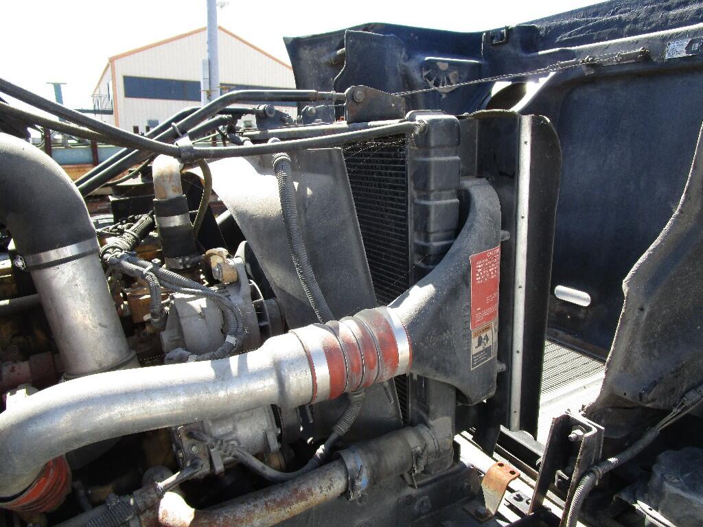 PETERBILT 330 Radiators in CRANDALL, TX #39404
