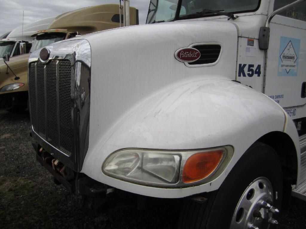 PETERBILT 335 HOOD OEM# L29-6027-101 in Easton, MD #H05F0782