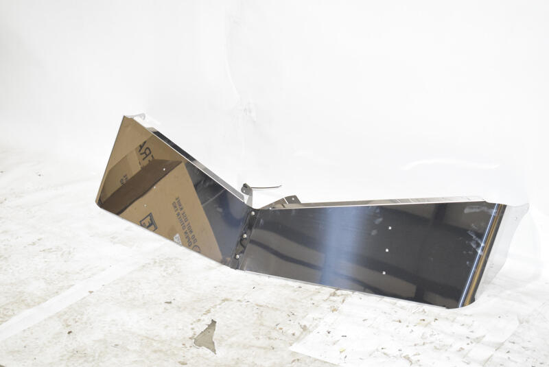 PETERBILT 359 Visor OEM# P1008 in Dorr, MI #654-10505