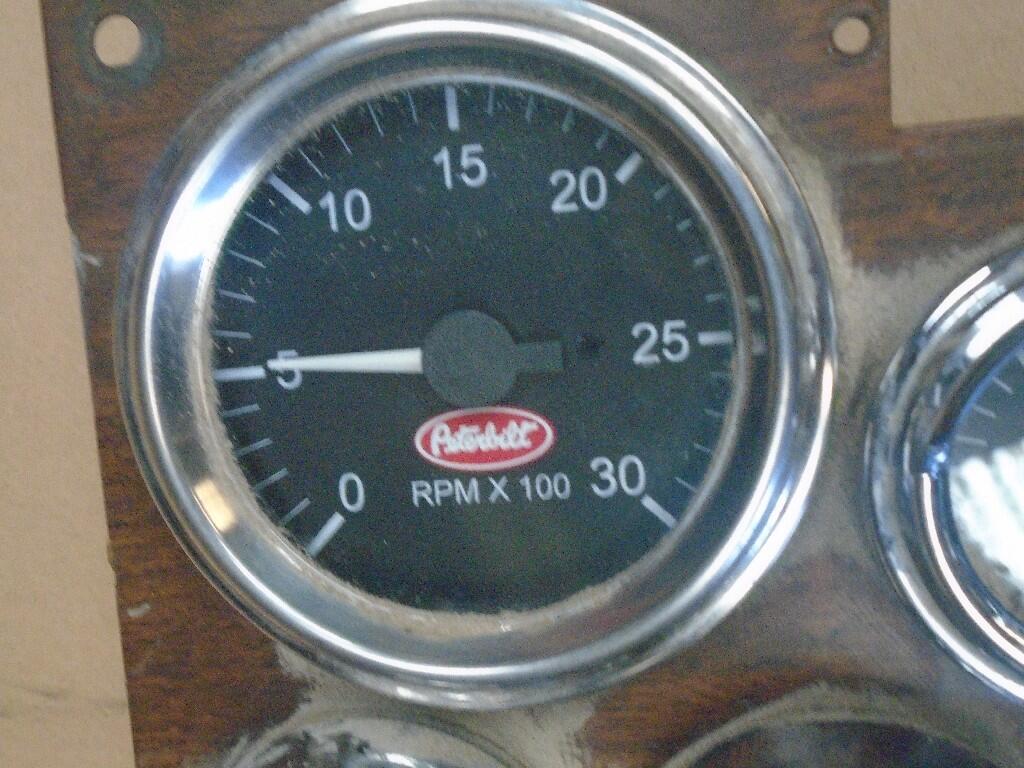 PETERBILT 379_17-04216-003 Tachometer in Alamo, Texas #113109