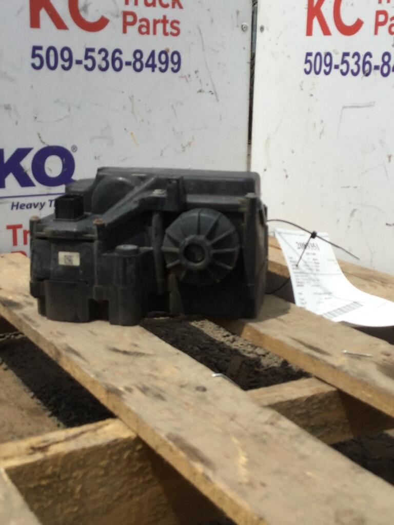 PETERBILT 387 DEF PUMP OEM# A028Y792 in Spokane, WA #2089351