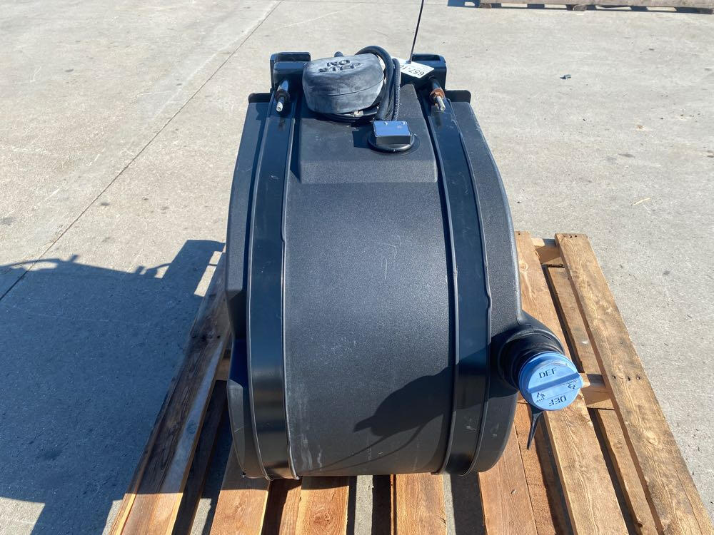 PETERBILT 579 DEF Tank in Dorr, MI #657-10563