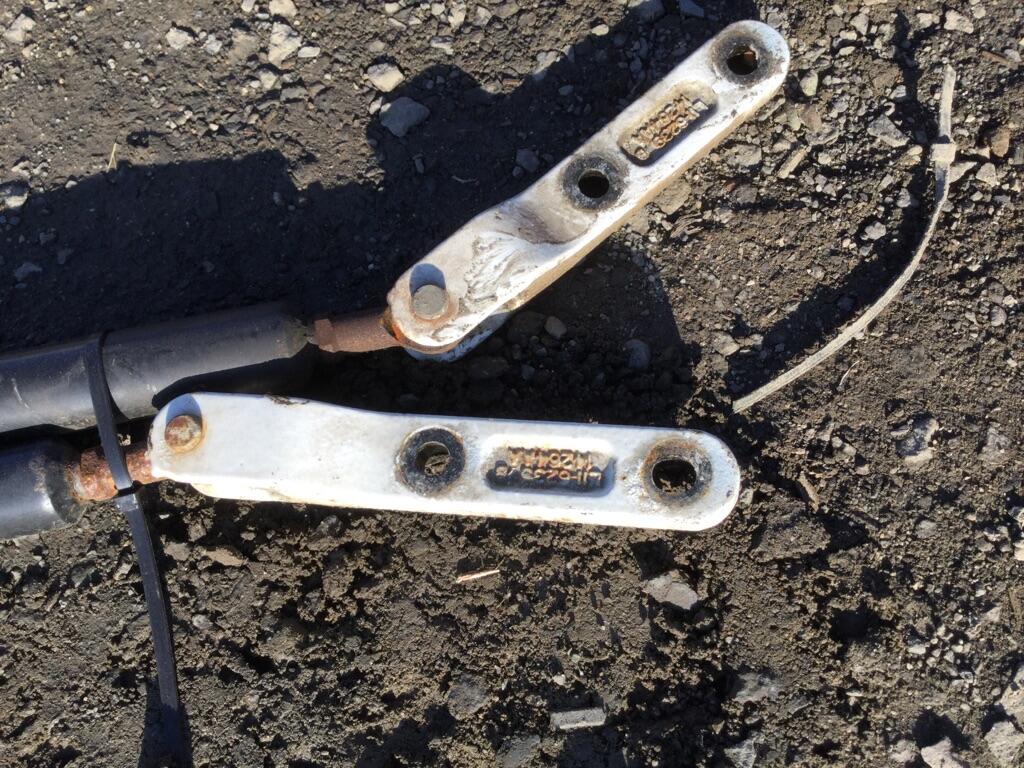 PETERBILT 579 HOOD BRACKET OEM# L71-6017, L71-6021 in Spokane, WA #1973247