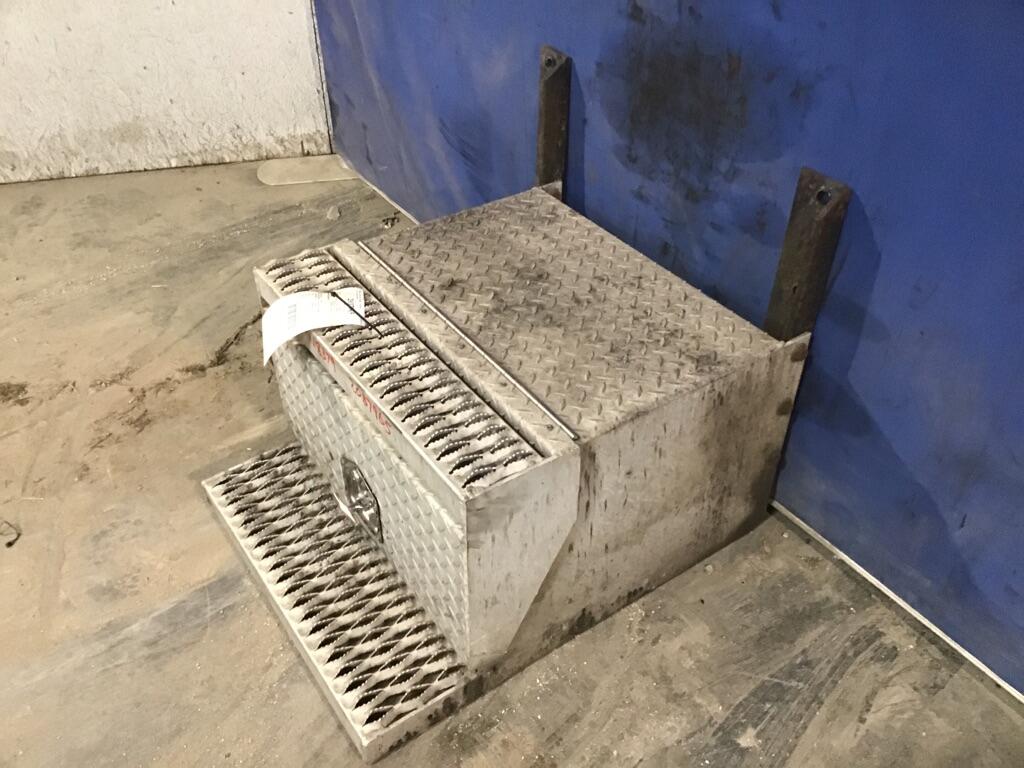 PETERBILT 579 TOOL BOX in Athens, GA #2037965