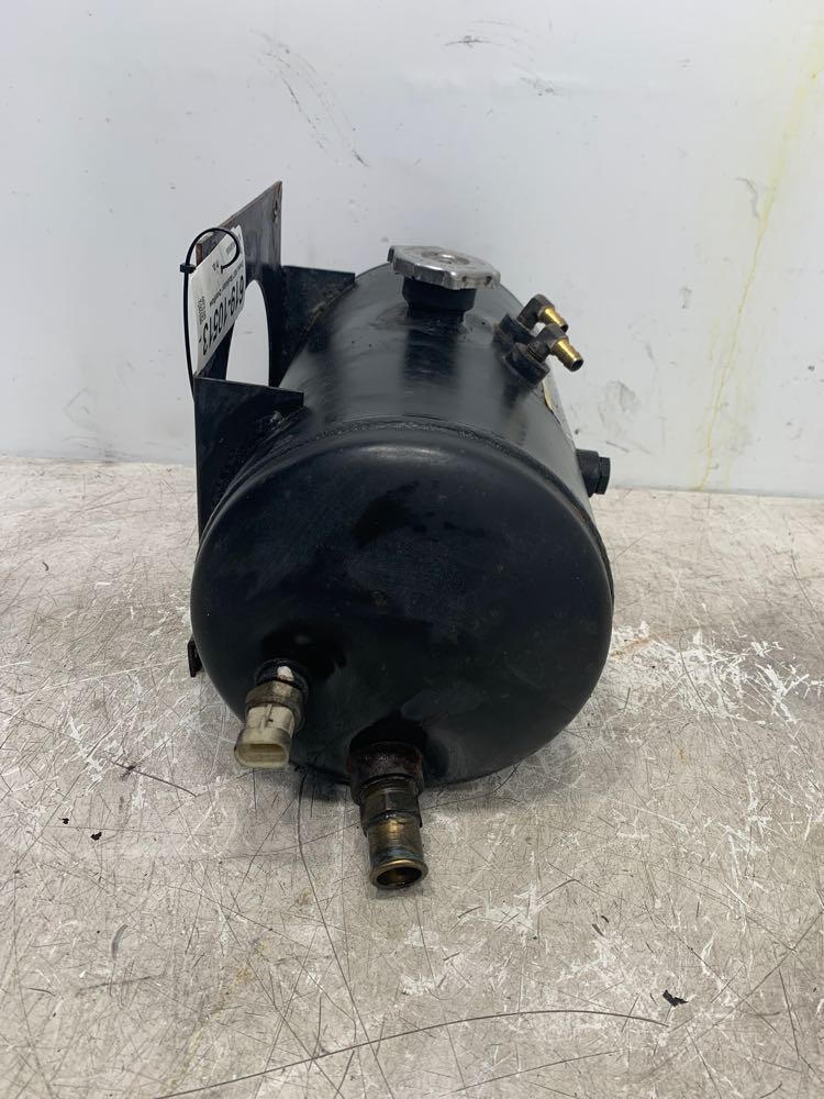 PETERBILT 587 Coolant Reservoir OEM# F866069 in Dorr, MI #619-10513