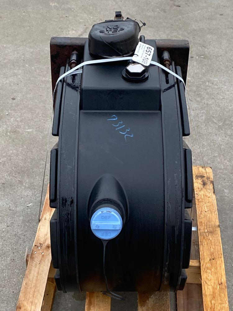 PETERBILT 587 DEF Tank in Dorr, MI #657-10495