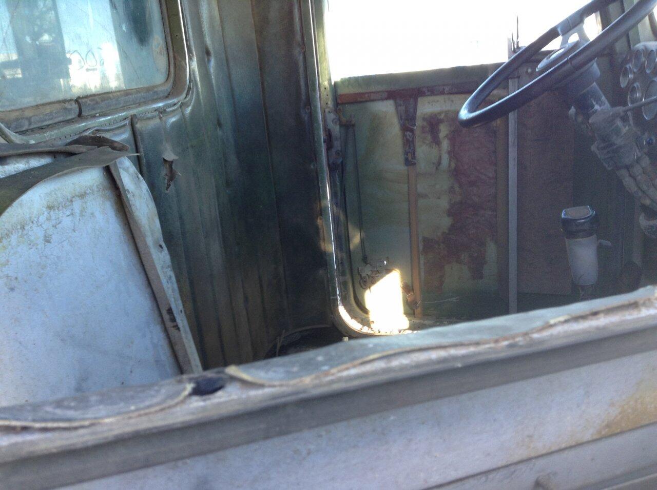 Peterbilt 359 Cab Assembly in Spencer, IA #24730852